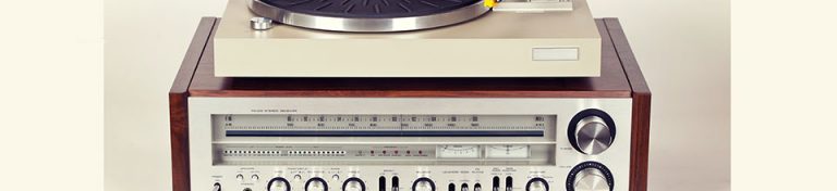 The Big Comeback of Vinyl & Classic Audio Equipment | Mort's